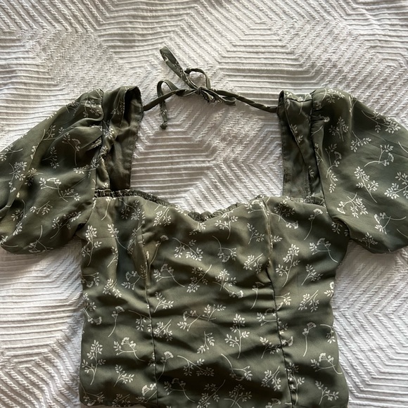 Abercrombie & Fitch | Tops | Abercrombie Fitch Sage Green Floral Puff Sleeve Square Neck Top ...